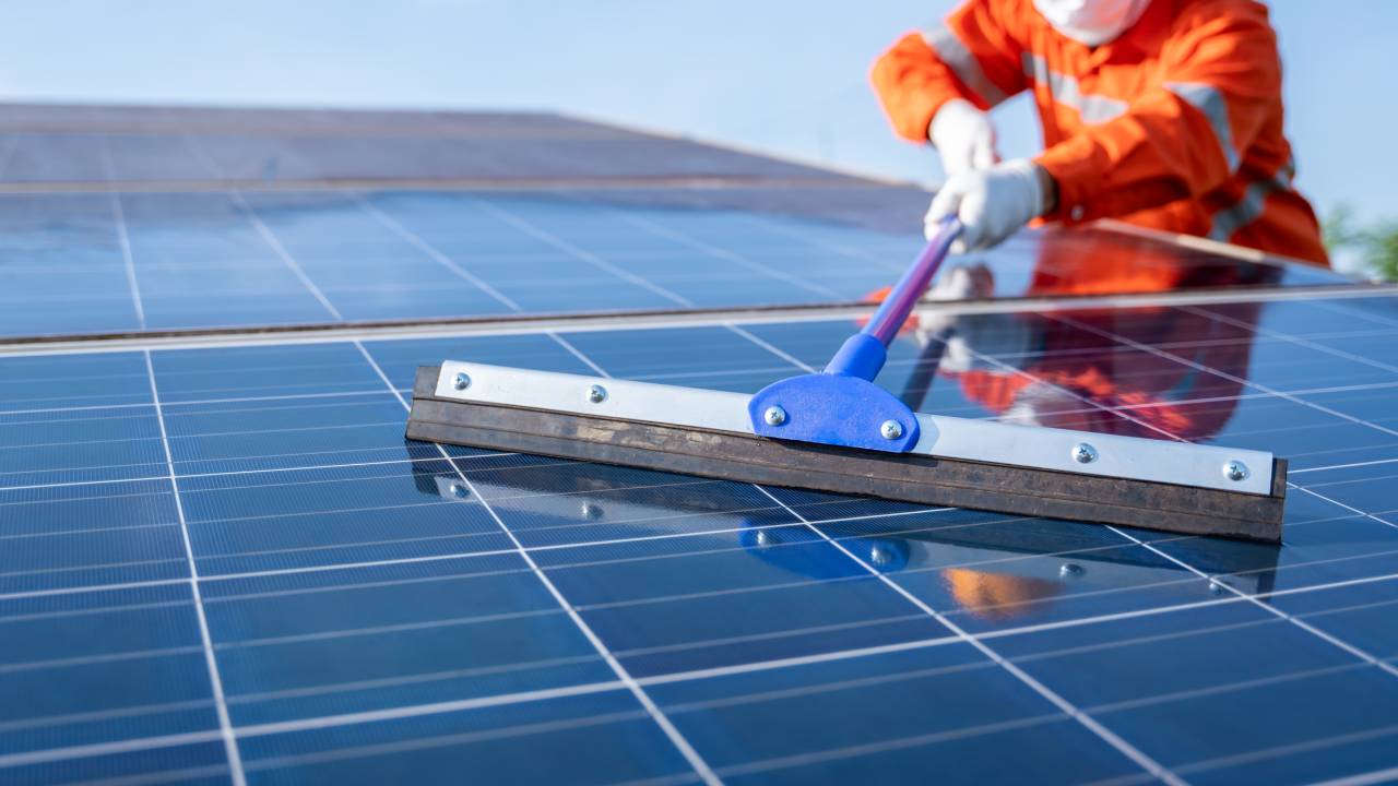 Solar Panel Maintenance Tips for Maximum Efficiency - JS Technology